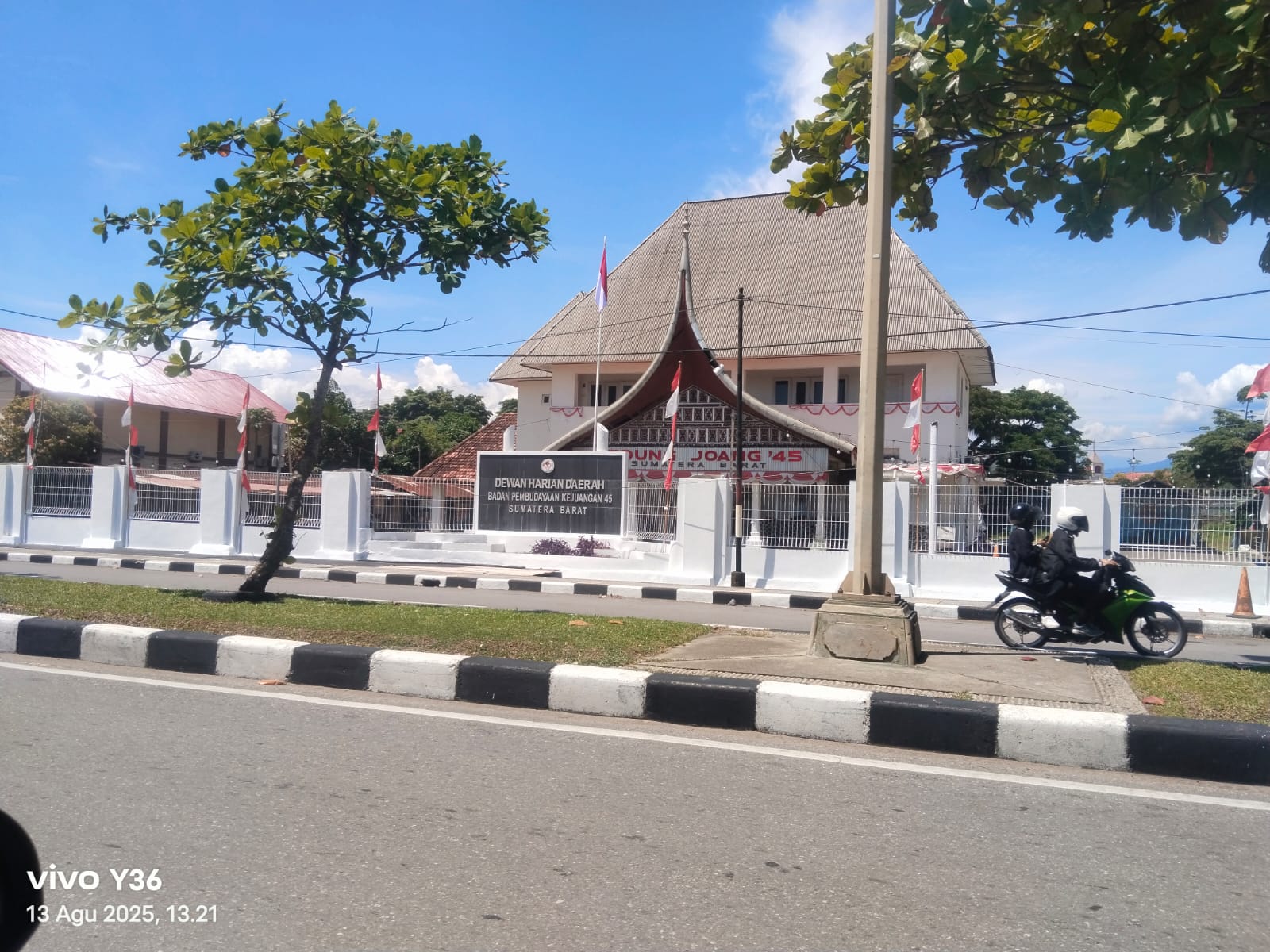 MULTI FUNGSI GEDUNG JOEANG' 45 SUMATERA BARAT HARUS DIPERTAHANKAN DAN ...